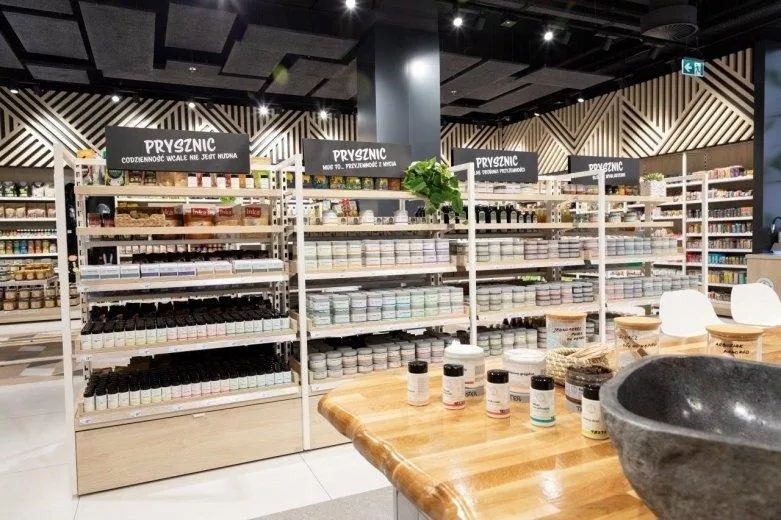 Rossmann Polska zaprezentował swój flagowy sklep [ZOBACZ JAK WYGLĄDA]