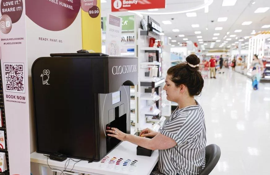 Robotyka wchodzi na rynek manicure