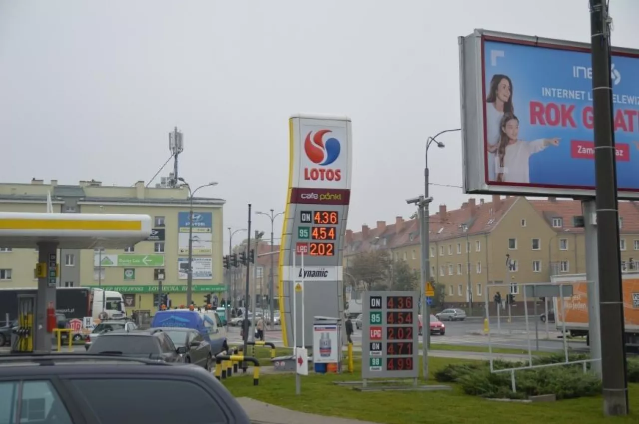 Stacje Lotos od tej chwili należą do Grupy Mol. Umowa podpisana. Jak ...